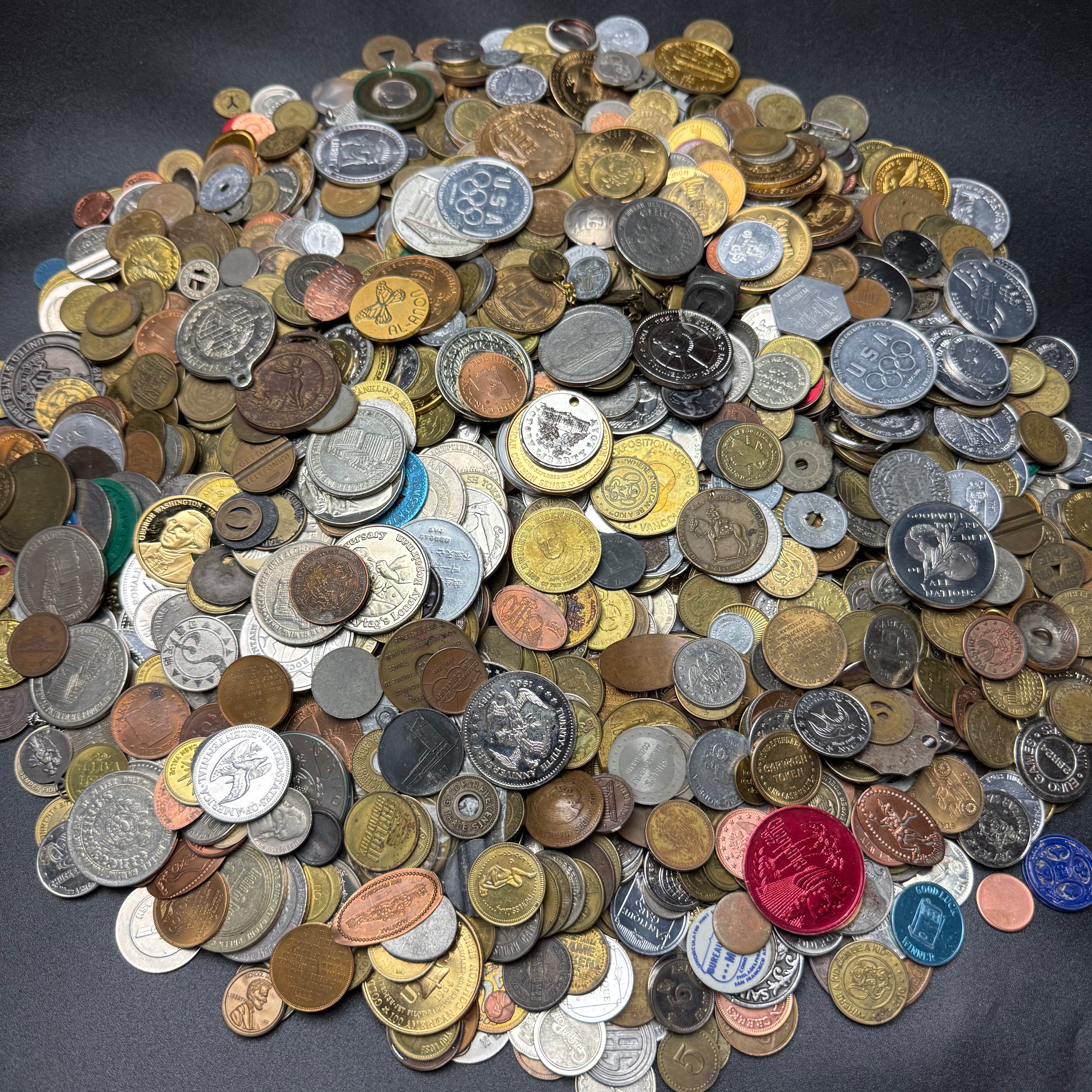 Bulk Lot of Exonumia Tokens – WowHobby